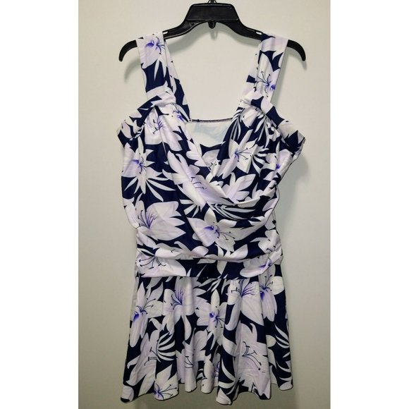 Rosewe | Swim | Navywhite Floral One Pc Bathing Suit Size 2x | Poshmark